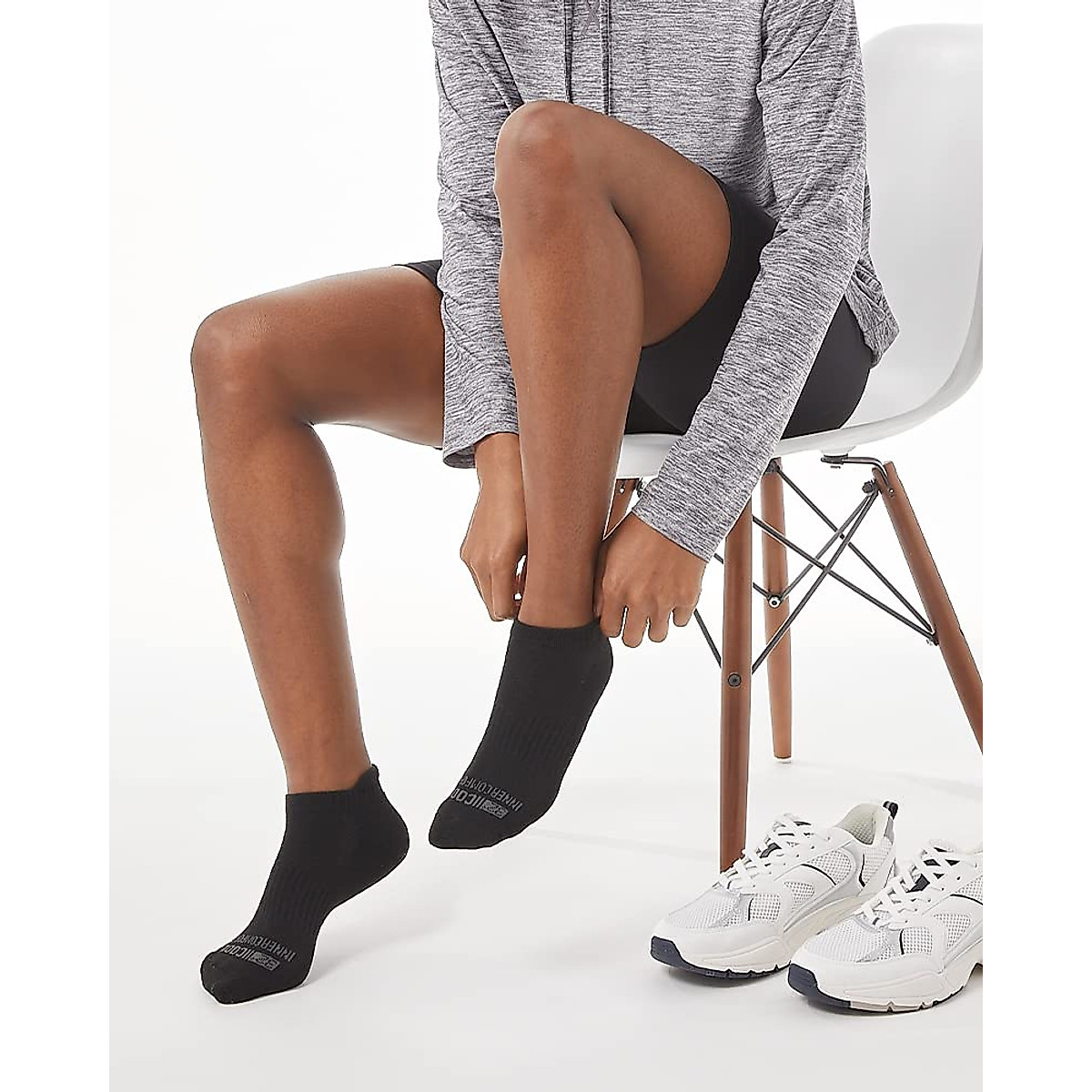 32 DEGREEES Men's 6 Pack Comfort Ankle Socks | Anti-Odor | Cushioned Heel | Arch Support | Active | Casual | Work, Black, Medium