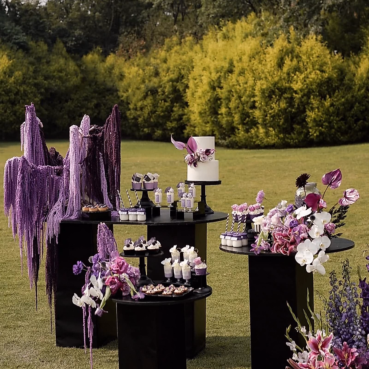 mwellewm 4 Pcs Black Cake Stand Set Round Metal Halloween Cake Stands Metal Cupcake Holder black Dessert Table Display Set for Wedding Birthday Party Baby Shower Anniversaries Supplies