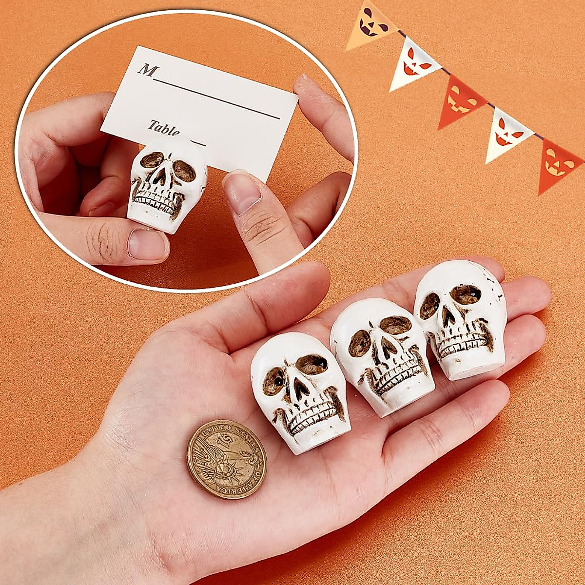 AHANDMAKER 3 pcs Skull Table Card Holder Clip for Cards on The Table Top Resin Skull Table Number Holder, Spooky Desktop for Party Graveyard Halloween Decoration
