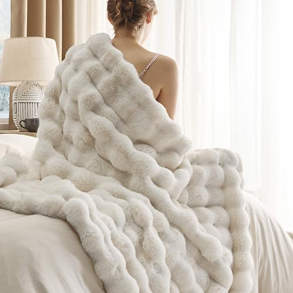 Bedsure Fluffy Faux Fur Throw Blanket Fuzzy Soft Bubble Blanket for Couch Bed Sofa Chair, Faux Fur Decor Gifts for Home Bedroom Living Room, Thick Warm Furry Cozy Gifts for Women, Cream, 50x70 Inch