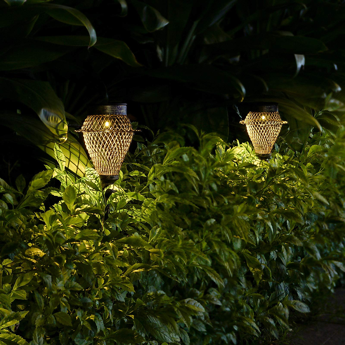 2 Pack Outdoor Solar Lights Pathway Garden Decor Light with Retro Metal Decorative Waterproof Solar-Powered for Pool Party Porch Yard Patio Pond Wedding(pattern1)
