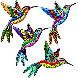 ZYP 4 PCS Metal Hummingbird Wall Art Decor Metal Colorful Birds 3D Outdoor Sculpture Iron Outdoor Hanging Decor Ornaments Metal Hand-made Bird Wall Art Fence Decorations for Living Room Patio Balcony