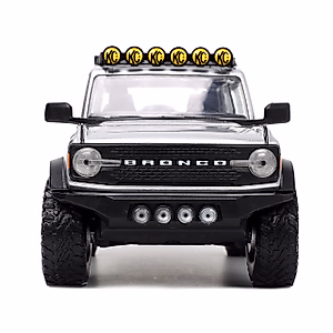 Jada Toys Just Trucks 1:24 2021 Ford Bronco Die-cast Car Gray with Tire Rack, Toys for Kids and Adults