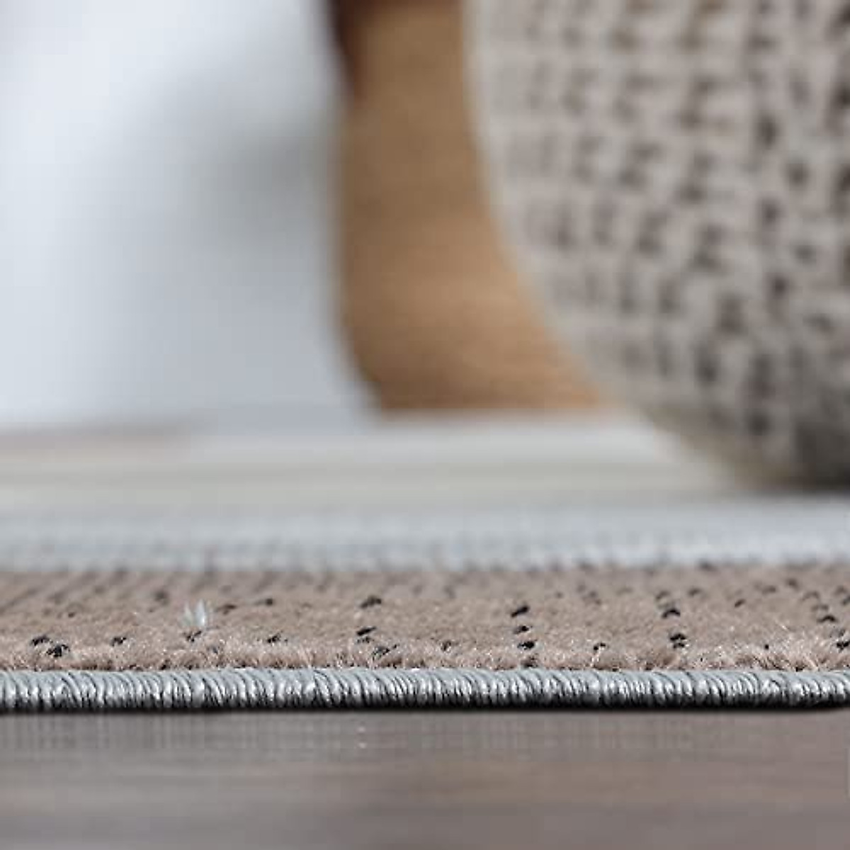 BLUENILEMILLS BNM Fiji Contemporary Indoor Area Rug Collection, Modern Patchwork Geometric Area Rug with Durable Jute Backing, 5' x 8', Grey