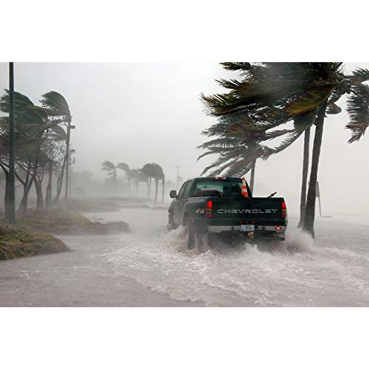 Uniden BC365CRS 500 Channel Scanner and Alarm Clock with Snooze, Sleep, and FM Radio with Weather Alert, Search Bands Commonly used for Police, Fire/EMS, Aircraft, Radio, and Marine Transmissions