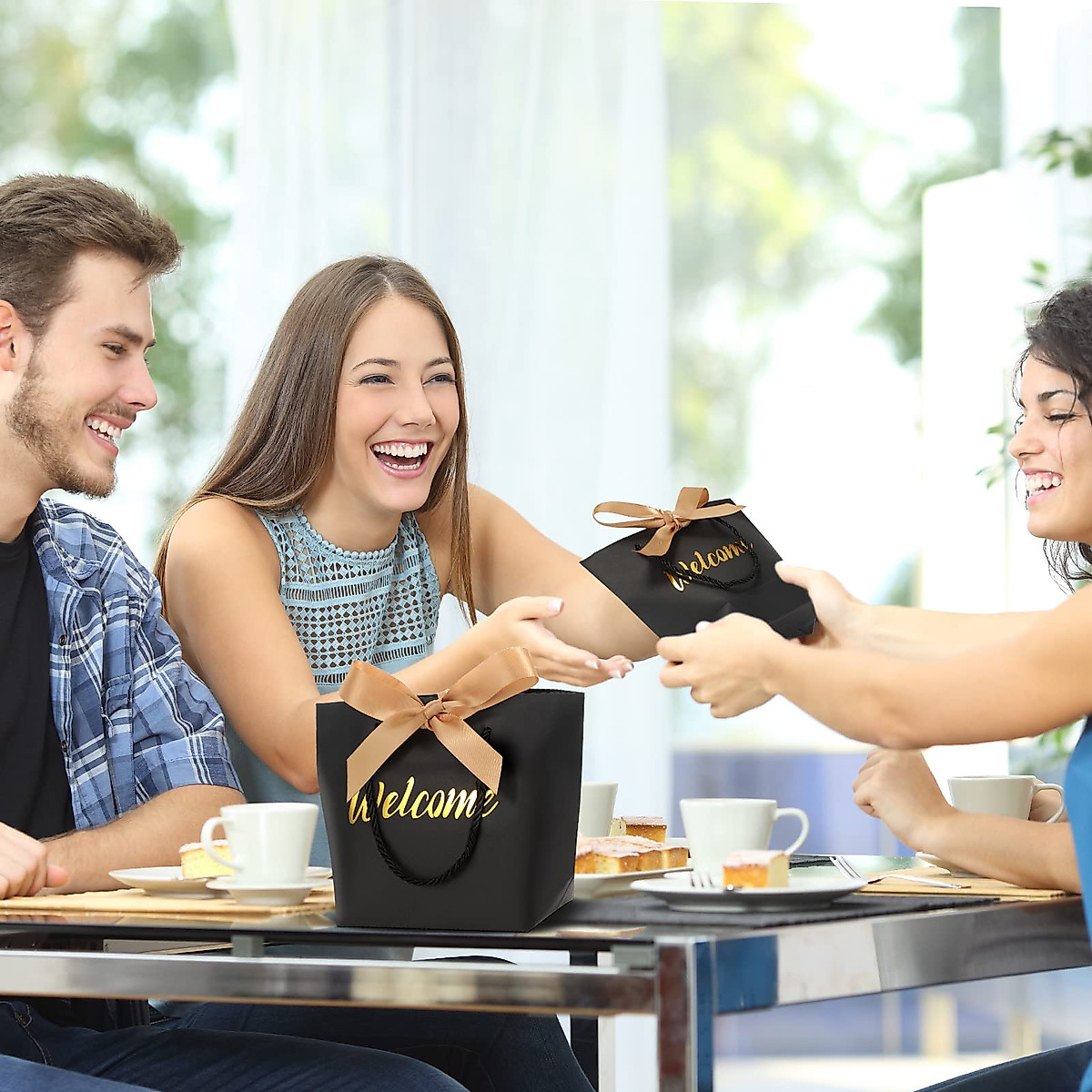 30 Pieces Welcome Bags Wedding Gift Bags Hotel Guest Wedding Treat Candy Boxes with Bow Ribbon Handle Party Favors Bags for Birthday Baby Shower Business Celebration Present (Black)