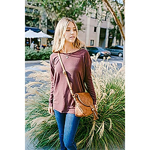 Tassel Accent Crossbody Bag with Flap Top (Tan)