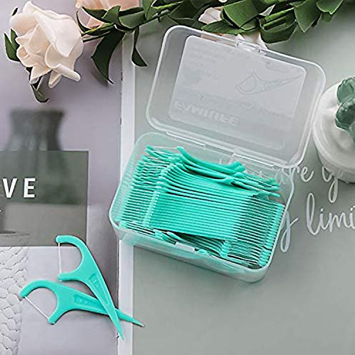 FAMILIFE Floss Picks Mint Dental Floss Picks with 4 Travel Handy Cases 240 Count Flossers