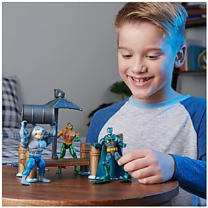 DC Comics, Gotham City Harbor Chaos Playset | 4-inch Batman, Aquaman, King Shark Action Figures | Kids Toys for Boys and Girls Ages 3 and Up (Amazon Exclusive)