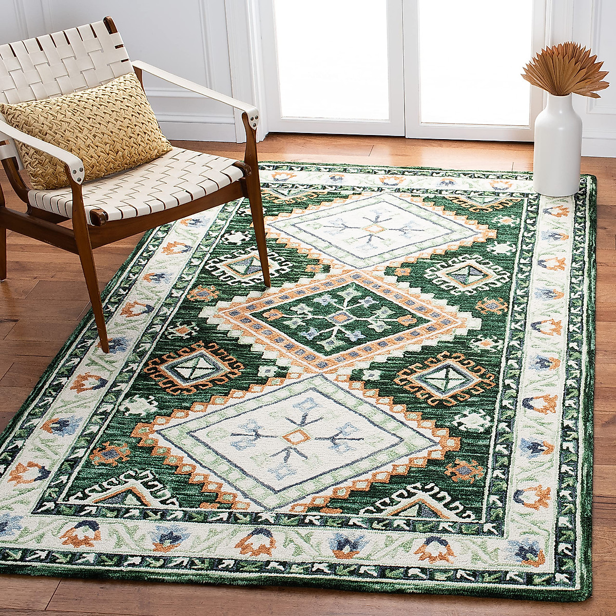 SAFAVIEH Aspen Collection Accent Rug - 3' x 5', Green & Ivory, Handmade Moroccan Boho Tribal Wool, Ideal for High Traffic Areas in Entryway, Living Room, Bedroom (APN706Y)
