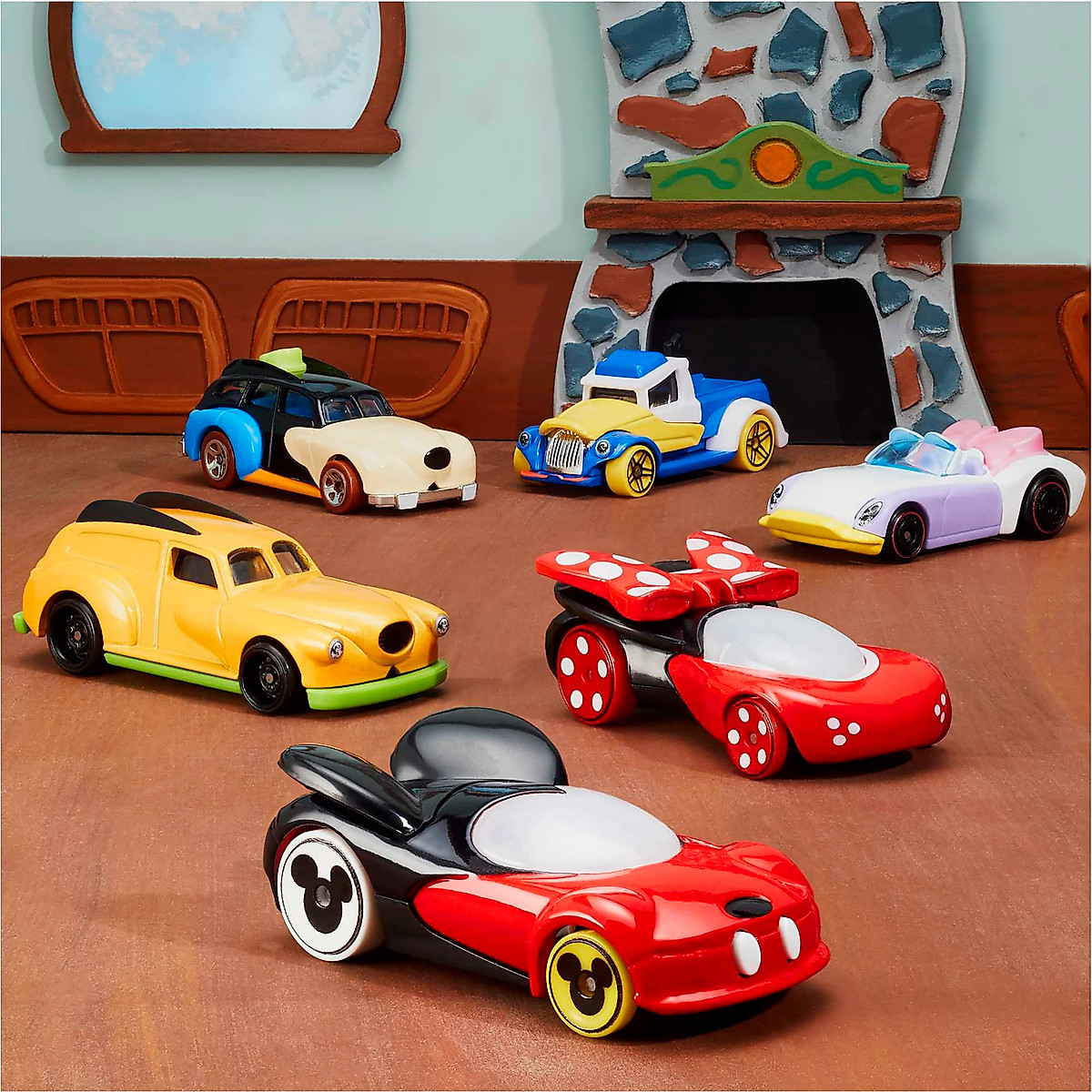 Hot Wheels Mattel Disney Toy Cars 6-Pack, Set of 6 Character Vehicles in Collectable Packaging: Mickey, Minnie, Pluto, Daisy, Donald & Goofy