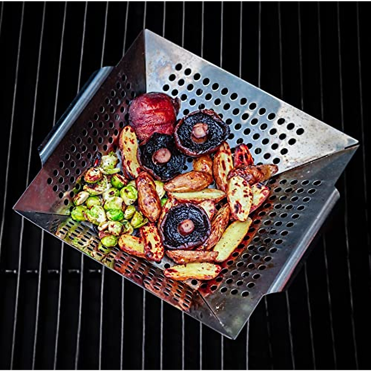 Great American Griller Mighty Grill Basket | Grill Baskets for Outdoor Grill | Stainless Steel Grilling Basket | Easy to Clean & Perfect Vegetable Grill Basket for All Grills and Veggies