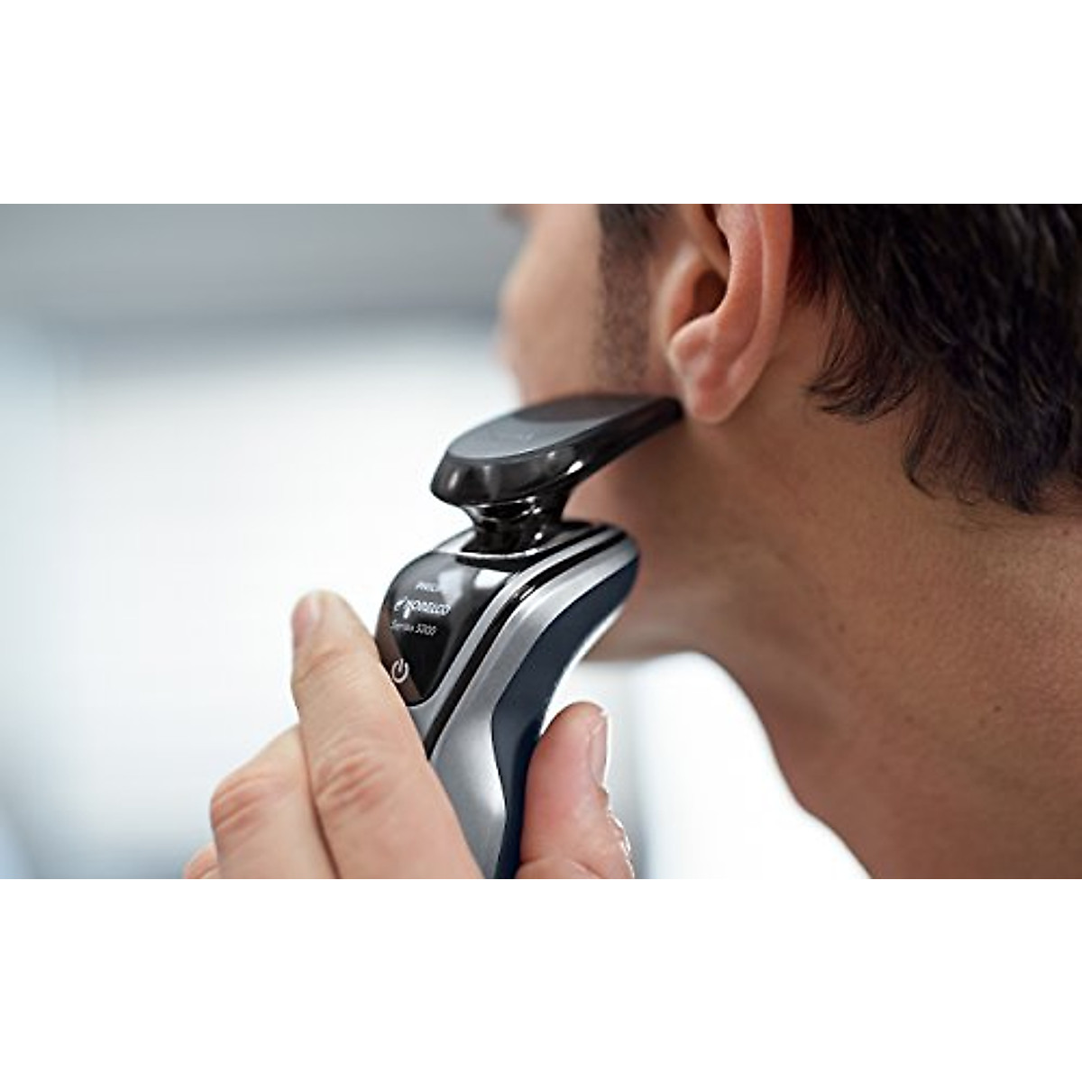 Philips Norelco Electric Shaver 5500 Wet & Dry,S5370/81, with Turbomode and Precision Trimmer