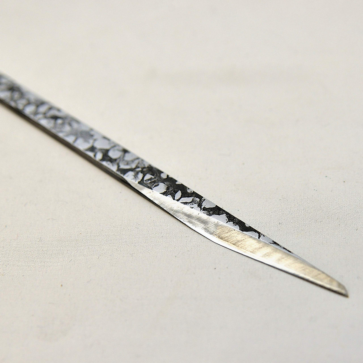 KAKURI Kiridashi Knife 12mm Right Hand for Woodworking, Marking, Scribing, Carving, Whittling, Professional Hand Forged Razor Sharp Japanese Carbon Steel Blade with Hammered Pattern, Made in JAPAN