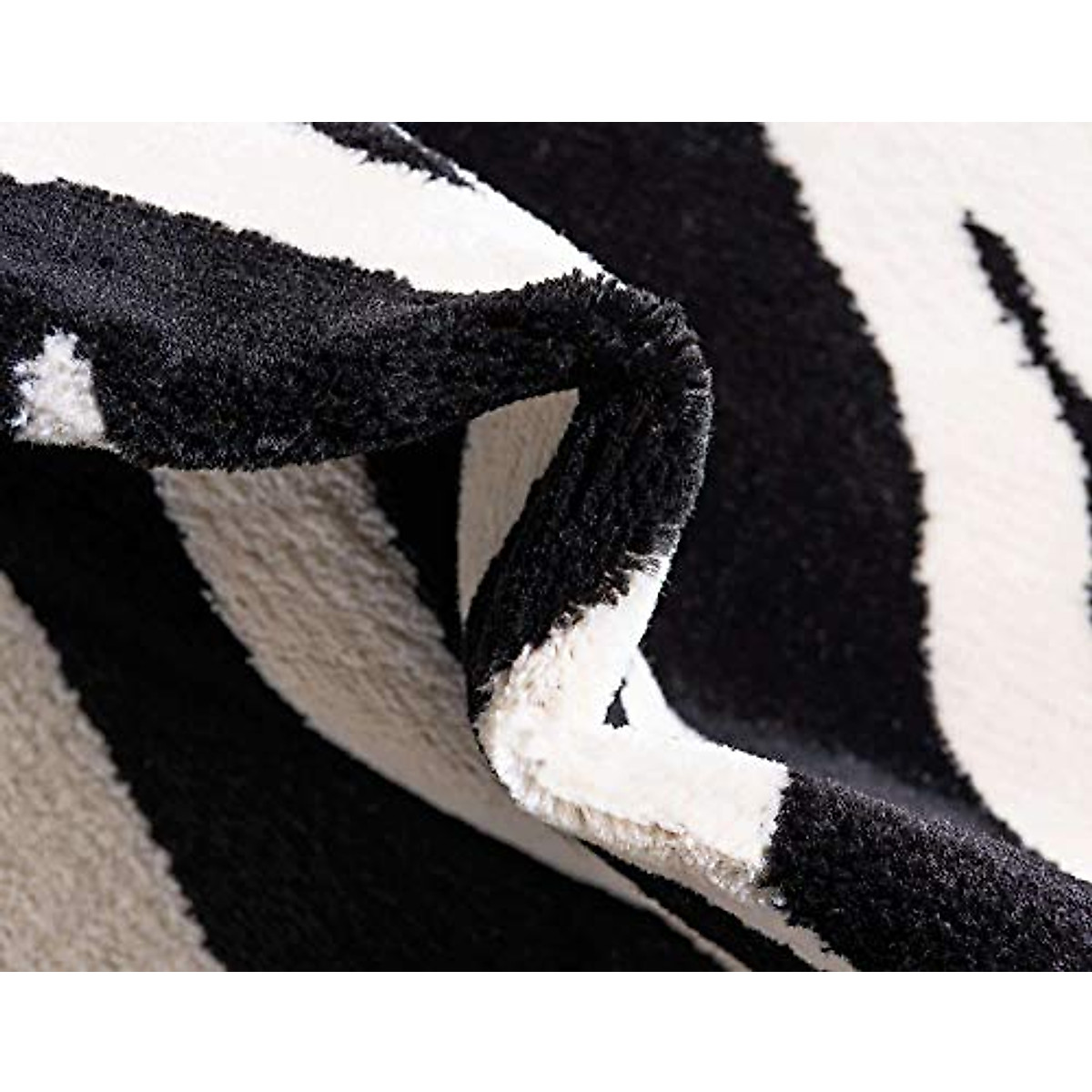 Unique Loom Wildlife Collection Animal Inspired with Zebra Design Area Rug, 6 x 9 ft, Black/Ivory