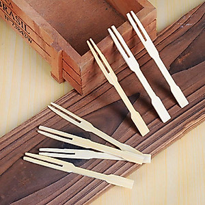 UPlama 750Pcs Bamboo Forks,Wooden Appetizer Forks for Appetizer, Cocktail, Fruit, Pastry, Dessert,3.4inch
