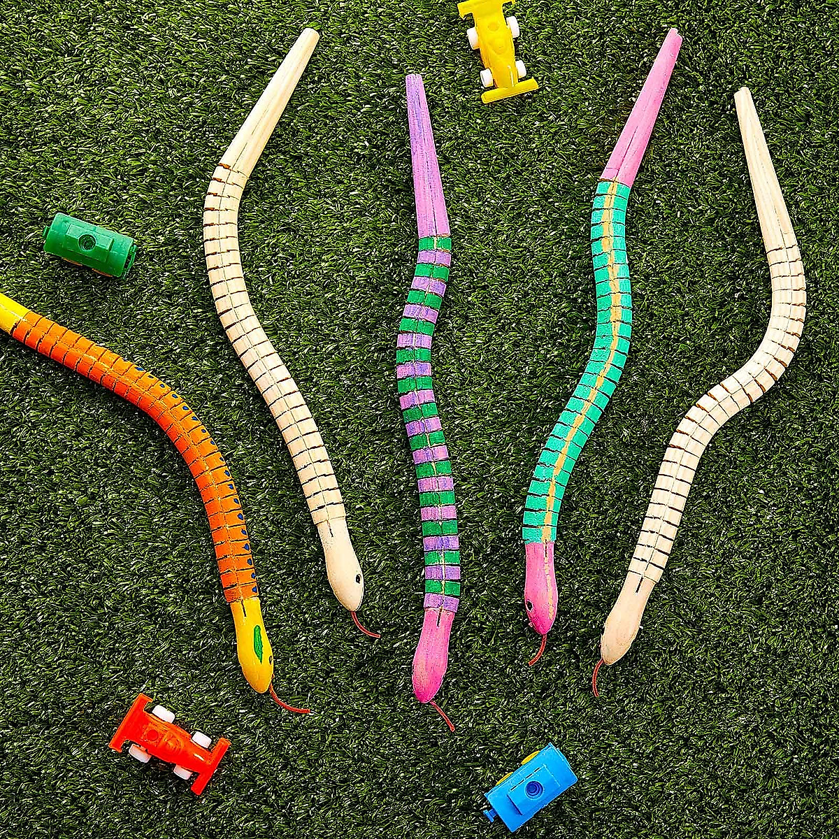 Gejoy 12 Inch Wooden Snakes Unfinished Wooden Wiggly Jointed Flexible Wood Snake to Paint Blank Canvas Animal Model Crafts for Arts and Crafts Halloween Birthday Party Supplies(15 Pieces)