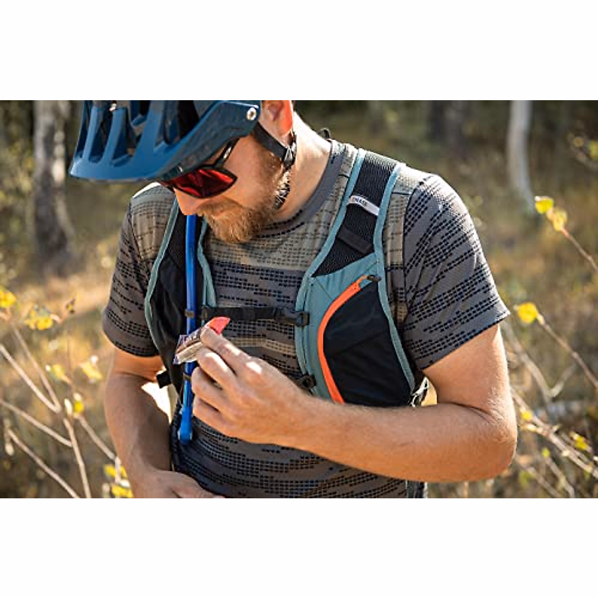 CamelBak Chase Bike Vest 50oz - Hydration Vest - Easy Access Pockets, Black