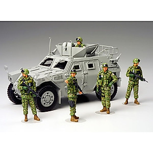 Tamiya 1/35 JGSDF Iraq Human Asst Team Model Kit - 5 Figures, 110mm Panzerfaust 3 Anti-Tank Rocket Launcher, Decals - Assembly Required - Ages 14+