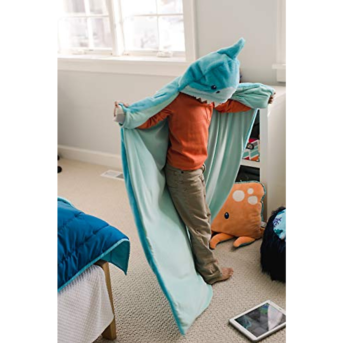 Soft Landing | Everyday Escapes | Character Hooded & Weighted Blanket – Removable 3 lbs. Weights – Ocean Shark
