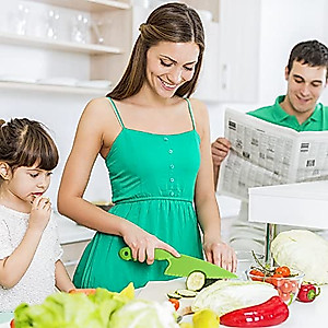 POCOMOCO 12Pcs Kids Plastic Knife Set,BPA-Free Children's Safe Cooking Knife Set with Cut Resistant Gloves(Ages 6-12)&Cutting Board for Fruit,Salad (Pink)