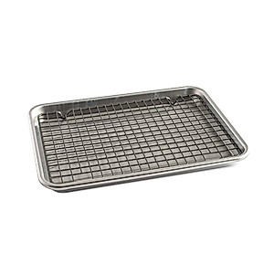 Nordic Ware Naturals® Quarter Sheet with Oven-Safe Nonstick Grid