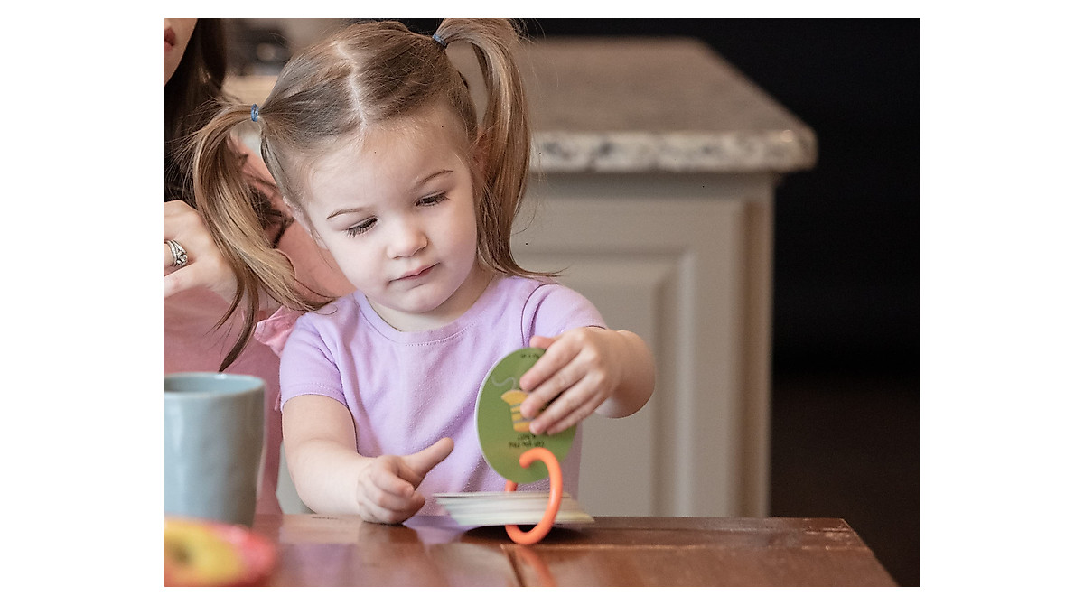MOLLYBEE KIDS Toddler Scavenger Hunt Cards - Fun Indoor Game
