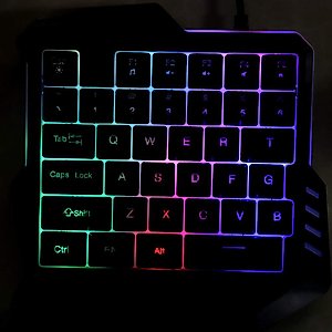 One Hand Gaming Keyboard, OneHanded Throne Left Hand Mechanical Keypad Mobile Game External, Ergonomic High and Low Key Design for Better Gaming Experenice