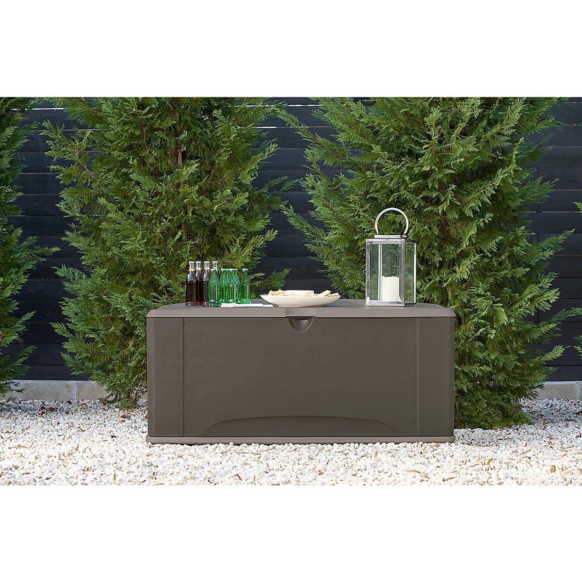 Rubbermaid Extra Large Resin Weather Resistant Outdoor Storage Deck Box, 120 Gal., Putty/Canteen Brown, for Garden/Backyard/Home/Pool