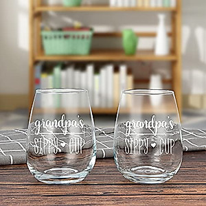 Funny Grandpa Wine Glass Gift, Grandpa’ s Sippy Cup Stemless Wine Glass, Ideal Birthday, Christmas, Father’s Day Gifts for Grandfather, New Grandpa, Grandpa to be from Wife Grandchildren Son, 15Oz