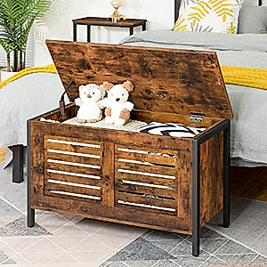 HOOBRO Storage Chest, Wooden Toy Chest, Retro Toy Box Organizer with Safety Hinge, Sturdy Storage Bench, Metal Frame, Supports 220 lb, Louvered Door, Rustic Brown BF85CW01G1