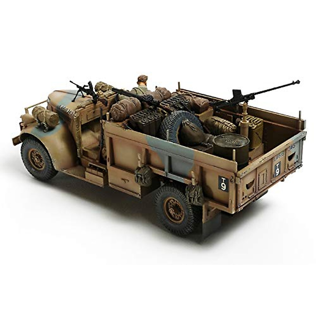 Tamiya 300032407 - 1:35 Scale British LRDG Command Car with 7 Figures
