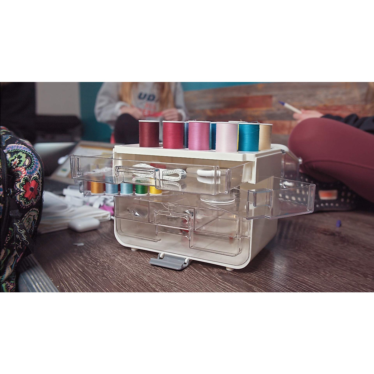 Singer Sew-It-Goes, 224 Piece - Sewing Kit & Craft Organizer - Sewing Case Storage with Machine Sewing Thread, White