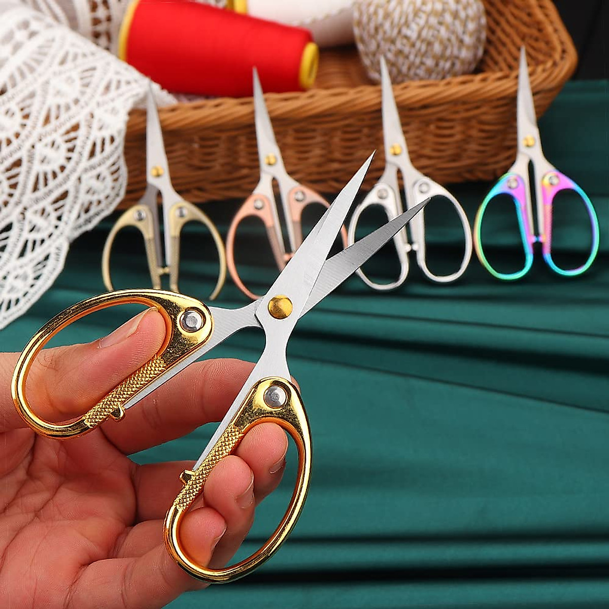 Aemoe 4.5 Inch Cute Embroidery Scissors with Curved Tip for Sewing, Small Stainless Steel Sharp Scissors Craft Shear for DIY Craft Art Work Sewing Handicrafts Needlework Tool and Daily Use Gold