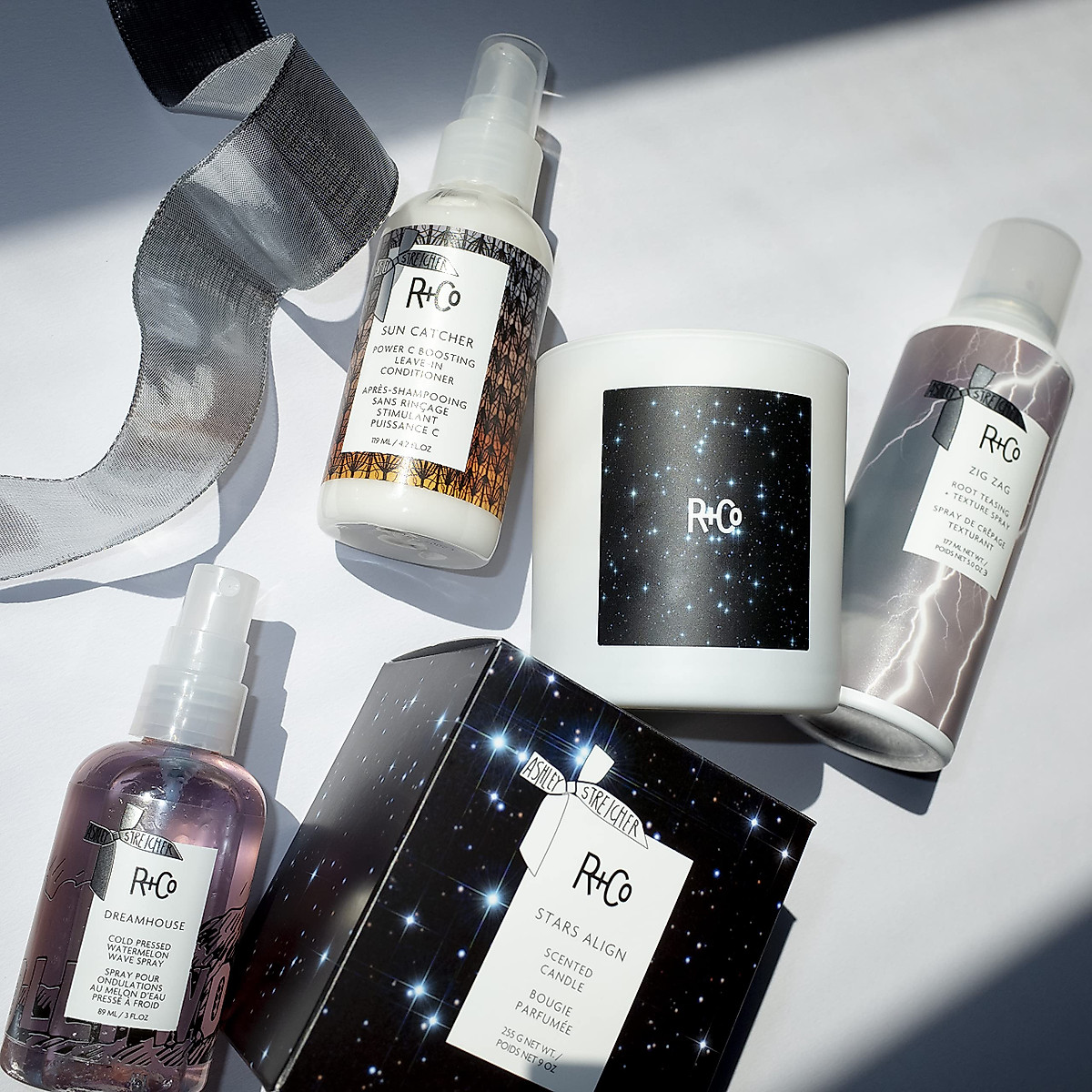 R+Co Stars Align Scented Candle 255 g / 9 oz