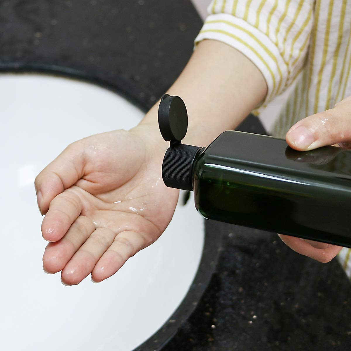 Sdootbeauty Plastic Empty Bottles Squeeze Bottles with Flip Cap, Flip Cap Bottle - Pack of 2, 200ml/6.7oz Green