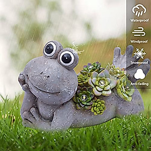 TERESA'S COLLECTIONS Frog Garden Statues with Solar Light, Adorable Resin Lawn Ornaments Green Animal Figurines Sculptures Outdoor Decor for Outside Home Patio Yard Pond Deck Decorations, 7.3 Inch