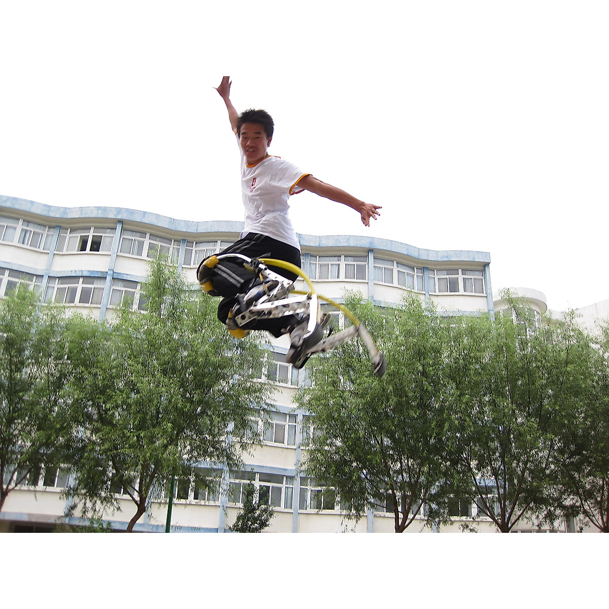 Skyrunner Adult Kangaroo Shoes Jumping Stilts Men Women Fitness Exercise (155~200 Ibs/70~90kg) Bouncing Shoes (Black)