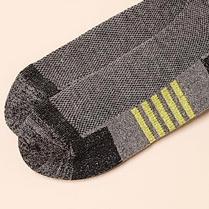 Amazon Essentials Men's Performance Comfortable Cotton Cushioned Breathable Athletic Crew Sports Socks, 6 Pairs, Grey/White, 6-12