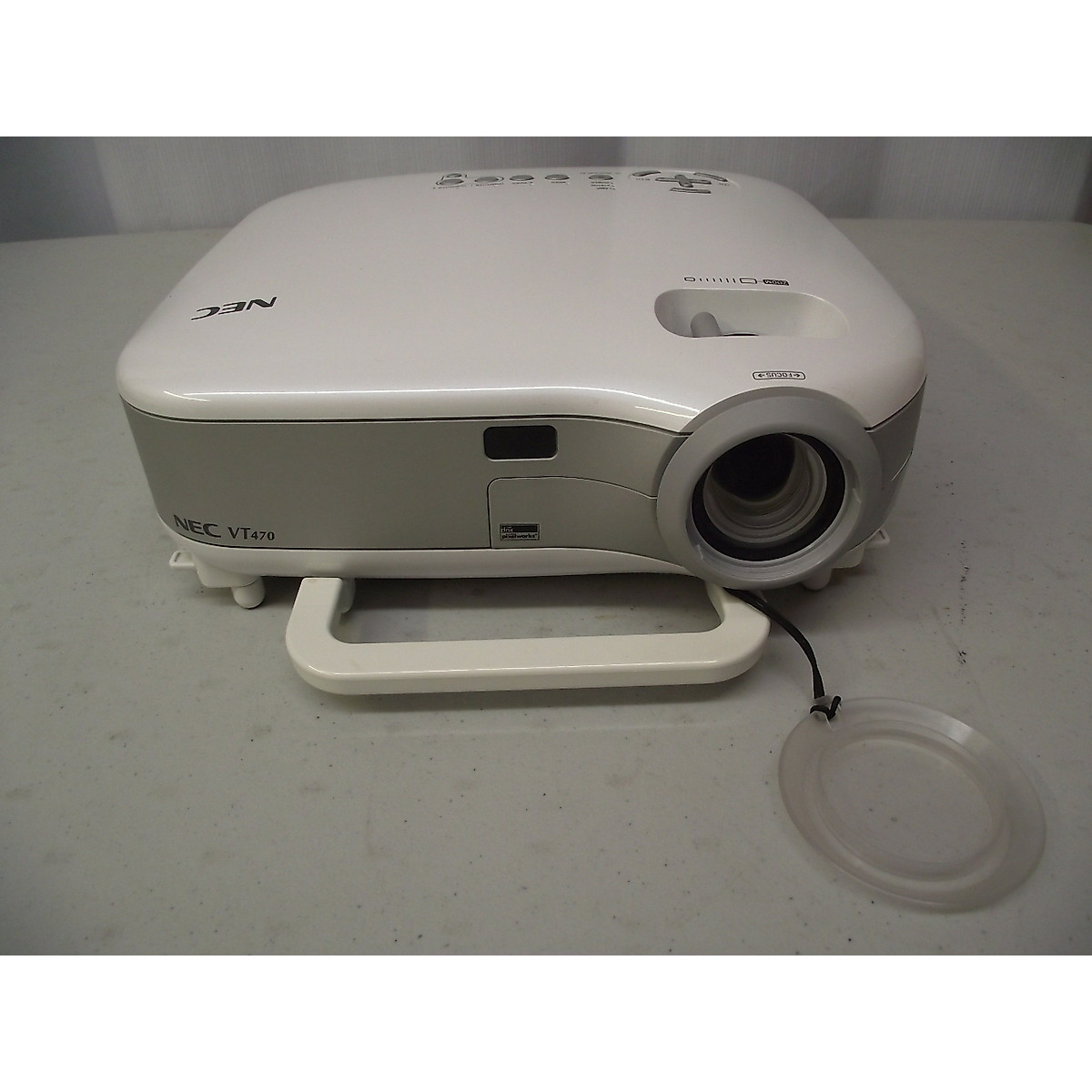 NEC VT470 Digital Video Projector 2000 ANSI Lumens