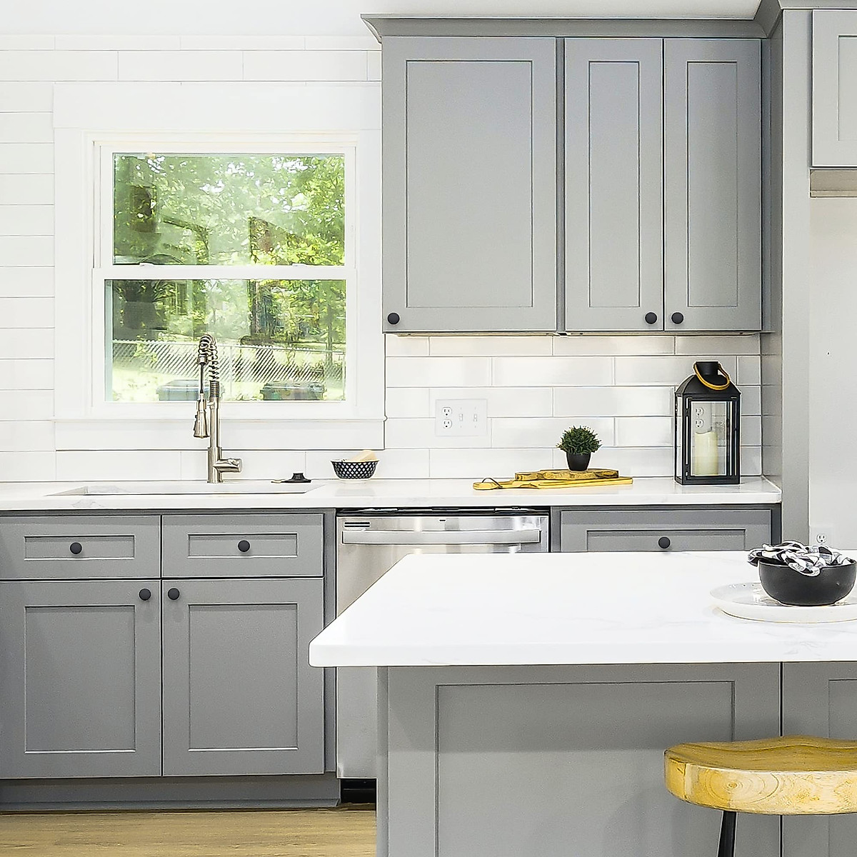 Ravinte 25 Pack Drawer Pulls 1-1/4 Inch Kitchen Cabinet Knobs Solid Round Dresser Drawer Knobs Matte Black Dresser Knobs Drawer Knobs Simple Cabinet Hardware for Cupboard Drawer Pulls