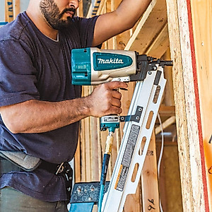 Makita AN924-R 21-Degree Full Round Head 3-1/2 in. Framing Nailer (Renewed)