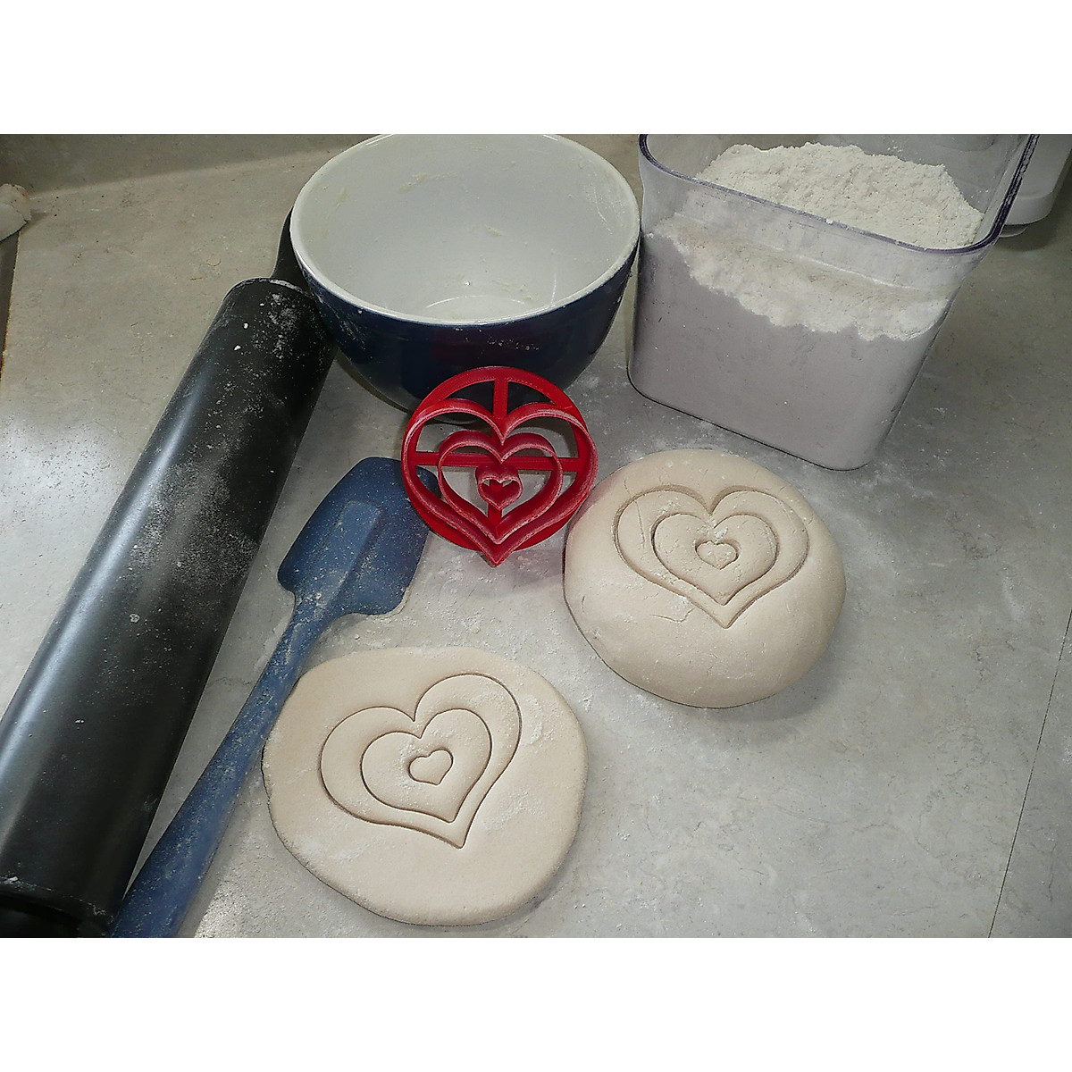 YNGLLC HEART DESIGN PATTERN CONCHA CUTTER MEXICAN SWEET BREAD STAMP MADE IN USA PR4397, Red