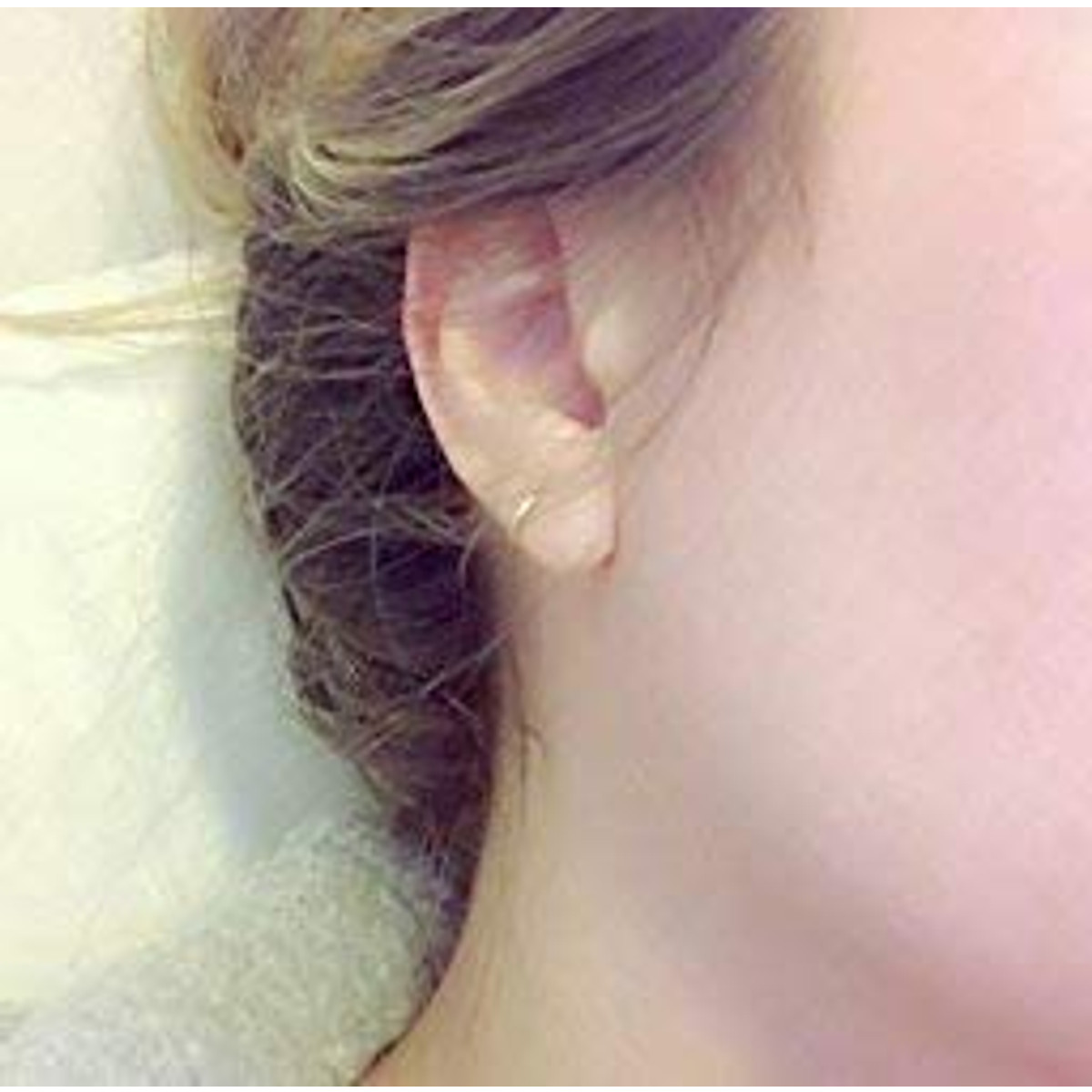 14k REAL White Gold 1.5mm Thickness Huggie Earrings (8 x 8 mm)