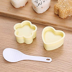 Triangle Sushi Mold,Heart-shaped Sushi Mold, Plum Blossom Sushi Mold Form Sushi Mold Onigiri Rice Mold DIY Tool, Yellow(6pcs)