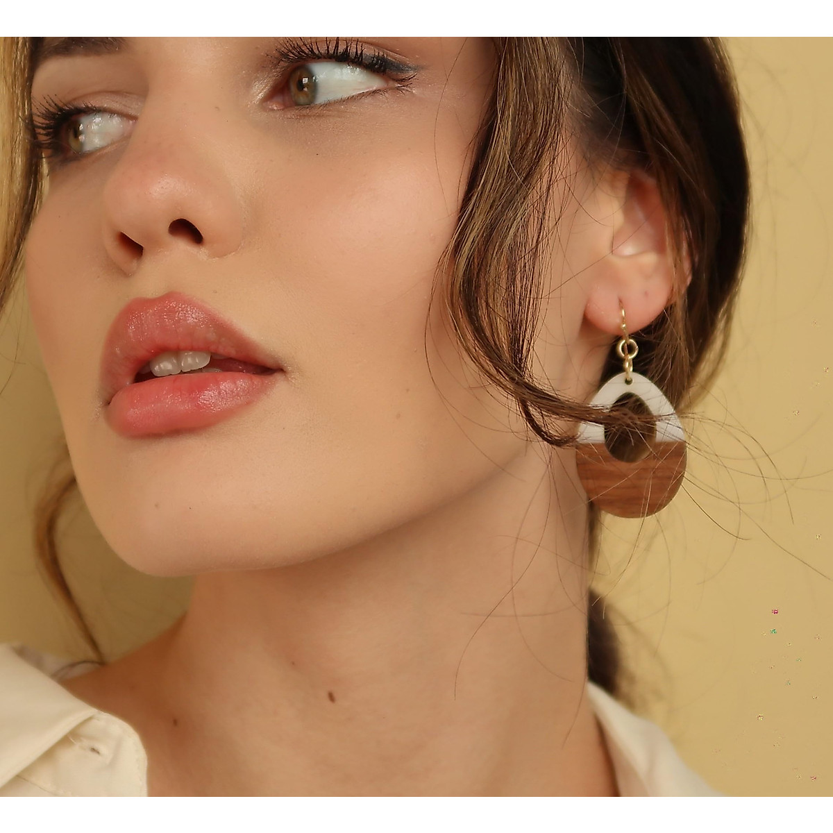 POMINA Lightweight White Earrings for Woman Oval Teardrop Dangle Earrings Geometric Colored Resin Wood Earrings Two Tone Color Spring Gold Drop Earrings (Teardrop Clear)