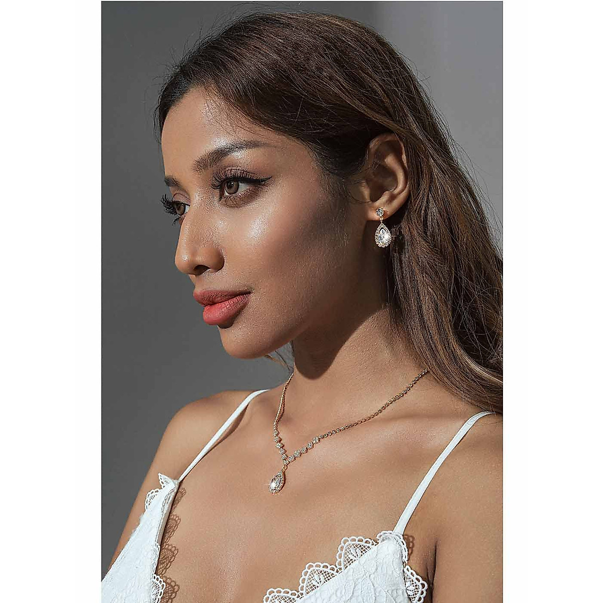 Unicra Bride Crystal Necklace Earrings Set Bridal Wedding Jewelry Sets Rhinestone Choker Necklace Prom Costume Jewelry Set for Women and Brides(Gold)