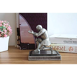 CYXStar Resin Soldier Executive Pen Holder Desk Organizer Cool Pen Stand Home Decor Resin Pencil Holder with a Pen for Men as Gift (Silver)