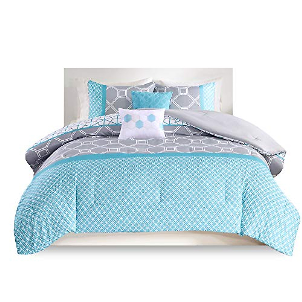 Intelligent Design Clara -All Seasons Comforter Set -5 Piece - Blue - Geometric Pattern - Full/Queen Size - Includes 1 Comforter, 2 Shams, 2 Decorative Pillows - Ideal For Guest Room