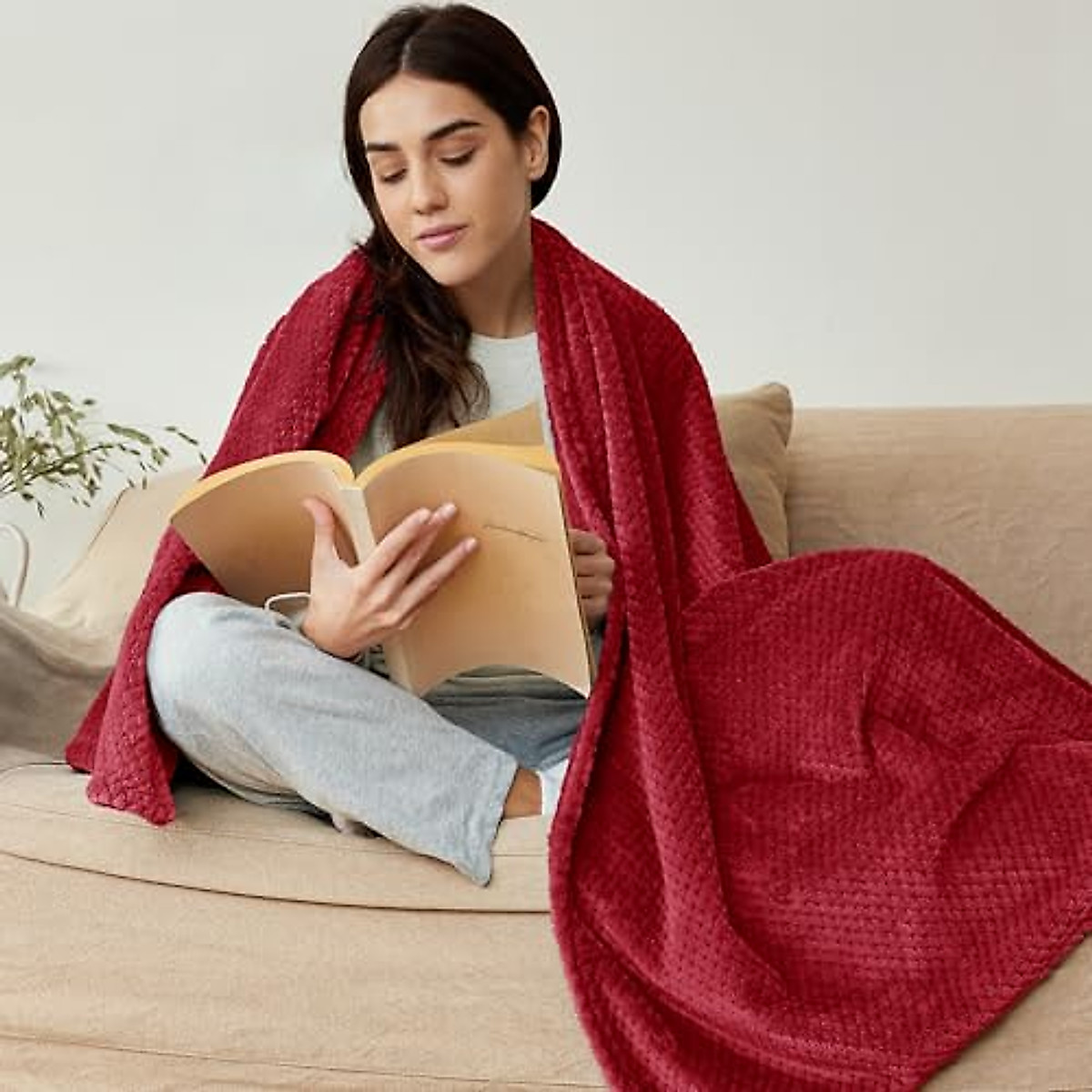Exclusivo Mezcla Fleece Throw Blanket Extra Large, Super Soft and Warm Blankets for Couch, Sofa and Bed Waffle Textured, Cozy, Fuzzy and Lightweight (Deep Red, 50x70 Inches)